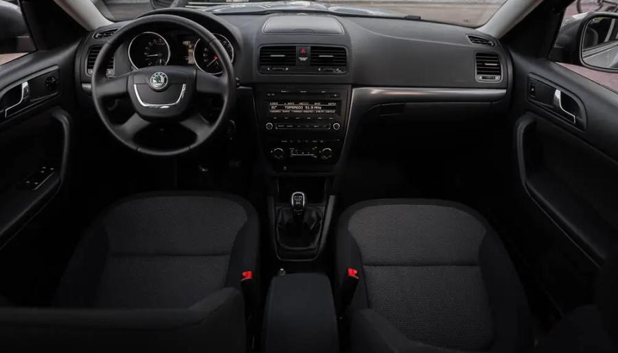 Pelēks Skoda Yeti 2012 Jelgava, ar dzinēja tilpumu 2.00 L un nobraukumu 123 tūkst. km par 4700 €, foto 15 vietnē AUTOMOTO.COM.LV
