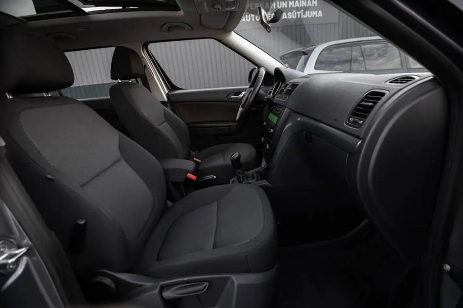 Pelēks Skoda Yeti 2012 Jelgava, ar dzinēja tilpumu 2.00 L un nobraukumu 123 tūkst. km par 4700 €, foto 17 vietnē AUTOMOTO.COM.LV