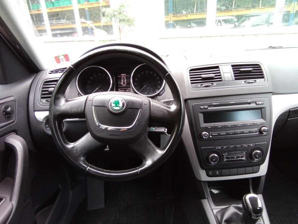 Pelēks Skoda Yeti 2012 Jonava, ar dzinēja tilpumu 1.60 L un nobraukumu 325 tūkst. km par 3300 €, foto 10 vietnē AUTOMOTO.COM.LV