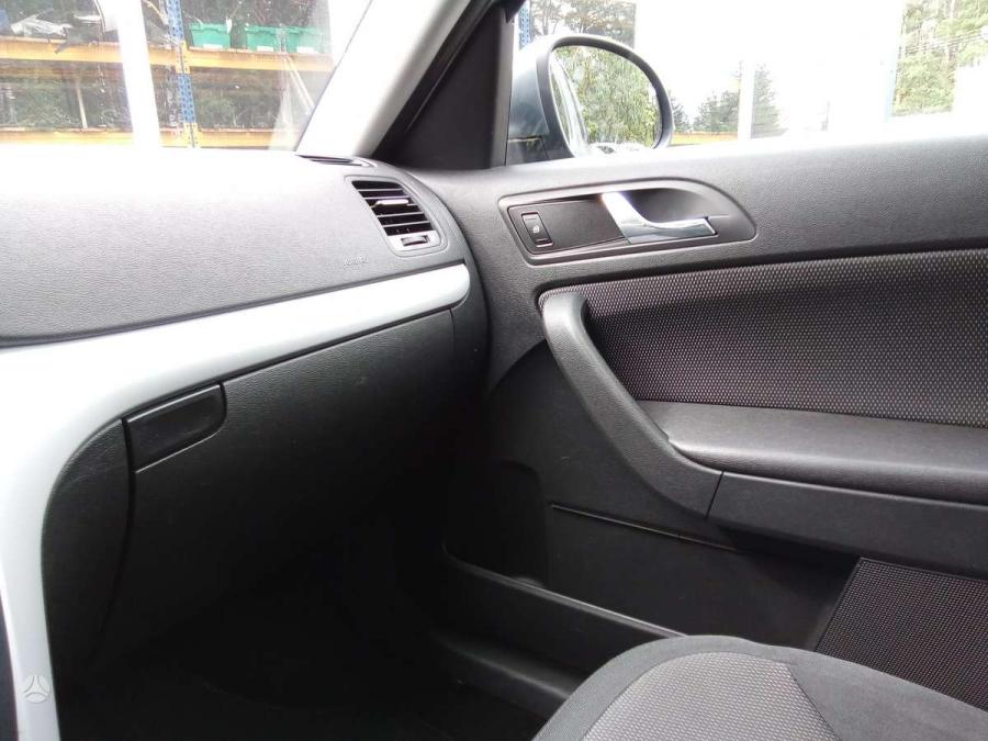 Pelēks Skoda Yeti 2012 Jonava, ar dzinēja tilpumu 1.60 L un nobraukumu 325 tūkst. km par 3300 €, foto 16 vietnē AUTOMOTO.COM.LV