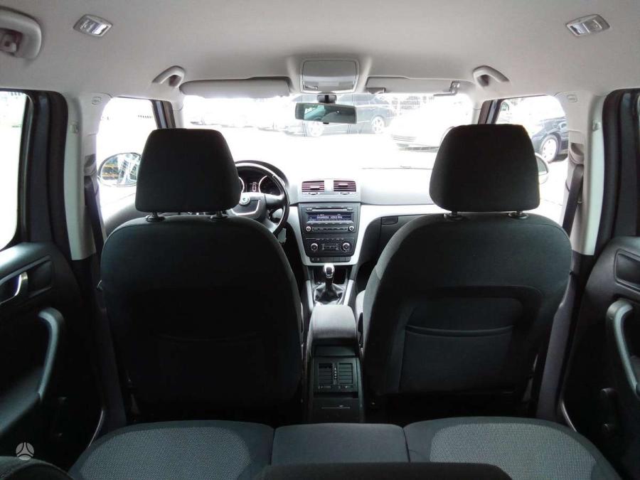 Pelēks Skoda Yeti 2012 Jonava, ar dzinēja tilpumu 1.60 L un nobraukumu 325 tūkst. km par 3300 €, foto 20 vietnē AUTOMOTO.COM.LV