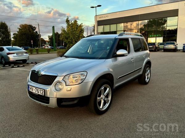 Grey Skoda Yeti 2012 in Riga, with an engine capacity of 1.20 L and mileage of 215 thousand km for 3900 €, photo 8 on AUTOMOTO.COM.LV
