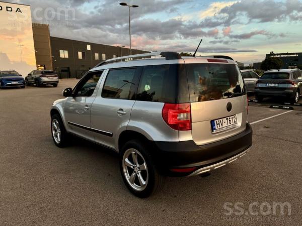 Grey Skoda Yeti 2012 in Riga, with an engine capacity of 1.20 L and mileage of 215 thousand km for 3900 €, photo 9 on AUTOMOTO.COM.LV