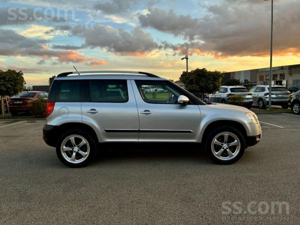 Grey Skoda Yeti 2012 in Riga, with an engine capacity of 1.20 L and mileage of 215 thousand km for 3900 €, photo 10 on AUTOMOTO.COM.LV