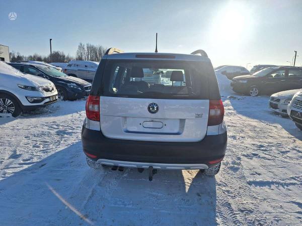 Pelēks Skoda Yeti 2013 Utena, ar dzinēja tilpumu 1.60 L un nobraukumu 253 tūkst. km par 5200 €, foto 5 vietnē AUTOMOTO.COM.LV