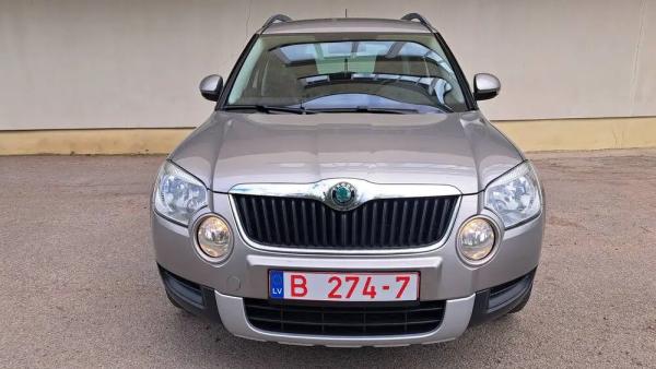 Grey Skoda Yeti 2013 in Ogre, with an engine capacity of 1.20 L and mileage of 296 thousand km for 5750 €, photo 3 on AUTOMOTO.COM.LV