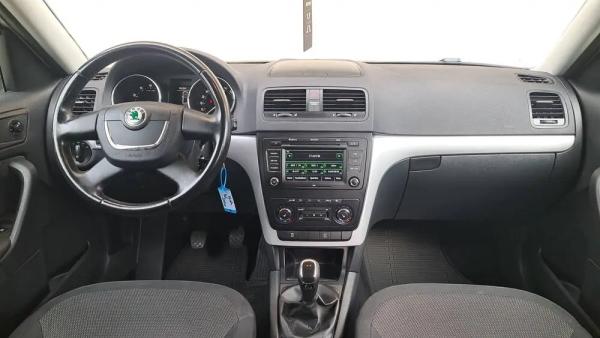 Grey Skoda Yeti 2013 in Ogre, with an engine capacity of 1.20 L and mileage of 296 thousand km for 5750 €, photo 8 on AUTOMOTO.COM.LV