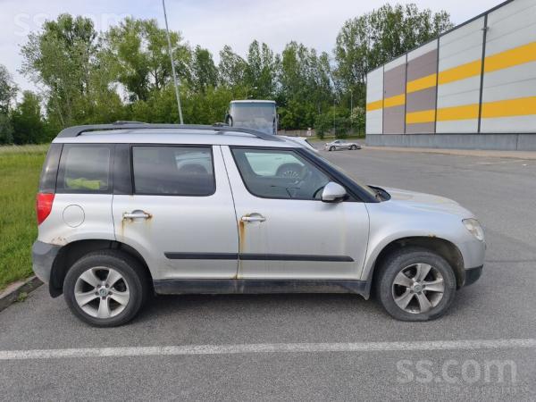 Pelēks Skoda Yeti 2013 Rīga, ar dzinēja tilpumu 1.40 L un nobraukumu 312 tūkst. km par 1700 €, foto 3 vietnē AUTOMOTO.COM.LV