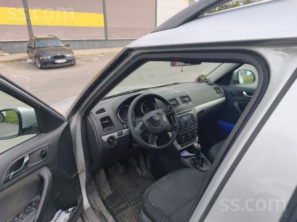 Pelēks Skoda Yeti 2013 Rīga, ar dzinēja tilpumu 1.40 L un nobraukumu 312 tūkst. km par 1700 €, foto 6 vietnē AUTOMOTO.COM.LV