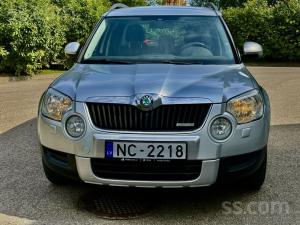 Grey Skoda Yeti 2013 in Riga, with an engine capacity of 1.60 L and mileage of 270 thousand km for 3990 €, photo 6 on AUTOMOTO.COM.LV