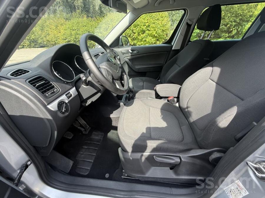 Grey Skoda Yeti 2013 in Riga, with an engine capacity of 1.60 L and mileage of 270 thousand km for 3990 €, photo 9 on AUTOMOTO.COM.LV