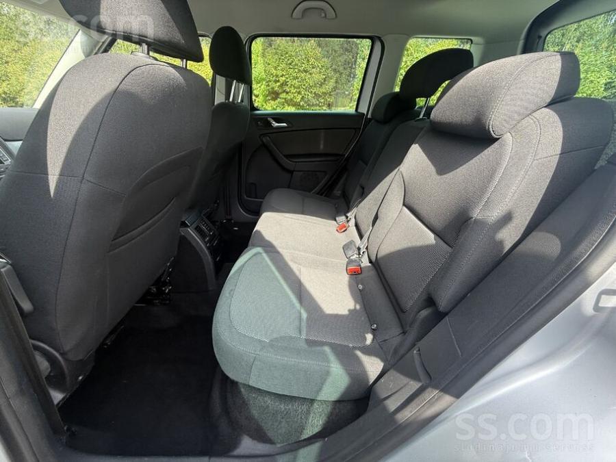 Grey Skoda Yeti 2013 in Riga, with an engine capacity of 1.60 L and mileage of 270 thousand km for 3990 €, photo 12 on AUTOMOTO.COM.LV