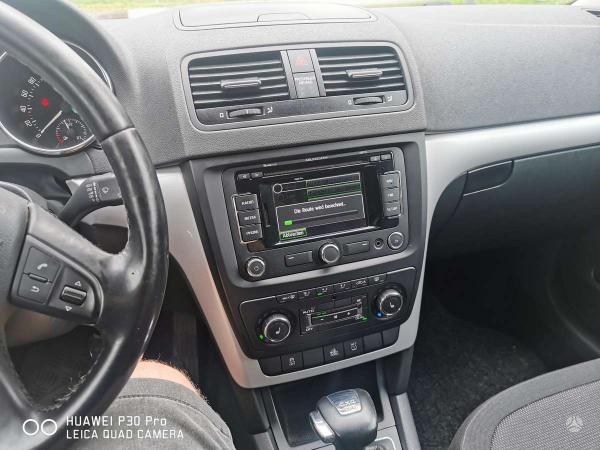 Skoda Yeti 2013 in Prienai on AUTOMOTO.COM.LV Grey Skoda Yeti 2013 in Prienai, with an engine capacity of 1.97 L and mileage of 140 thousand km for 6250 €, photo 5 on AUTOMOTO.COM.LV