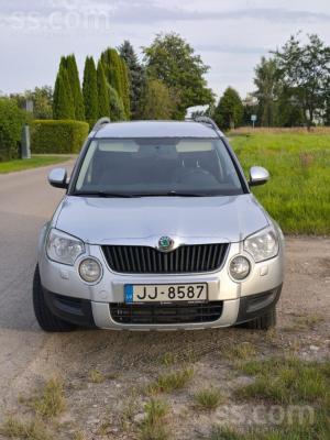 Grey Skoda Yeti 2013 in Riga, with an engine capacity of 2.00 L and mileage of 369 thousand km for 2750 €, photo 6 on AUTOMOTO.COM.LV