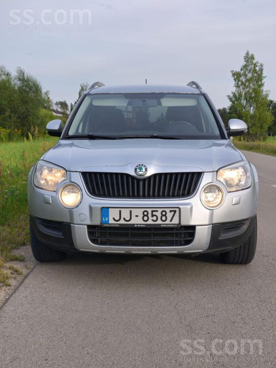 Grey Skoda Yeti 2013 in Riga, with an engine capacity of 2.00 L and mileage of 369 thousand km for 2200 €, photo 6 on AUTOMOTO.COM.LV