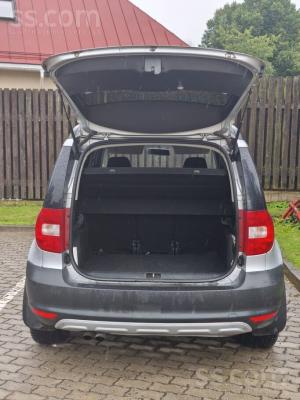 Grey Skoda Yeti 2013 in Riga, with an engine capacity of 2.00 L and mileage of 369 thousand km for 2200 €, photo 12 on AUTOMOTO.COM.LV