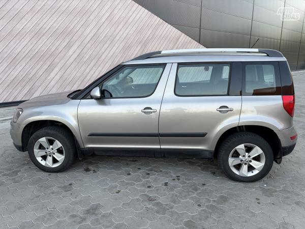 Pelēks Skoda Yeti 2014 Panevēža, ar dzinēja tilpumu 2.00 L un nobraukumu 406 tūkst. km par 4950 €, foto 7 vietnē AUTOMOTO.COM.LV