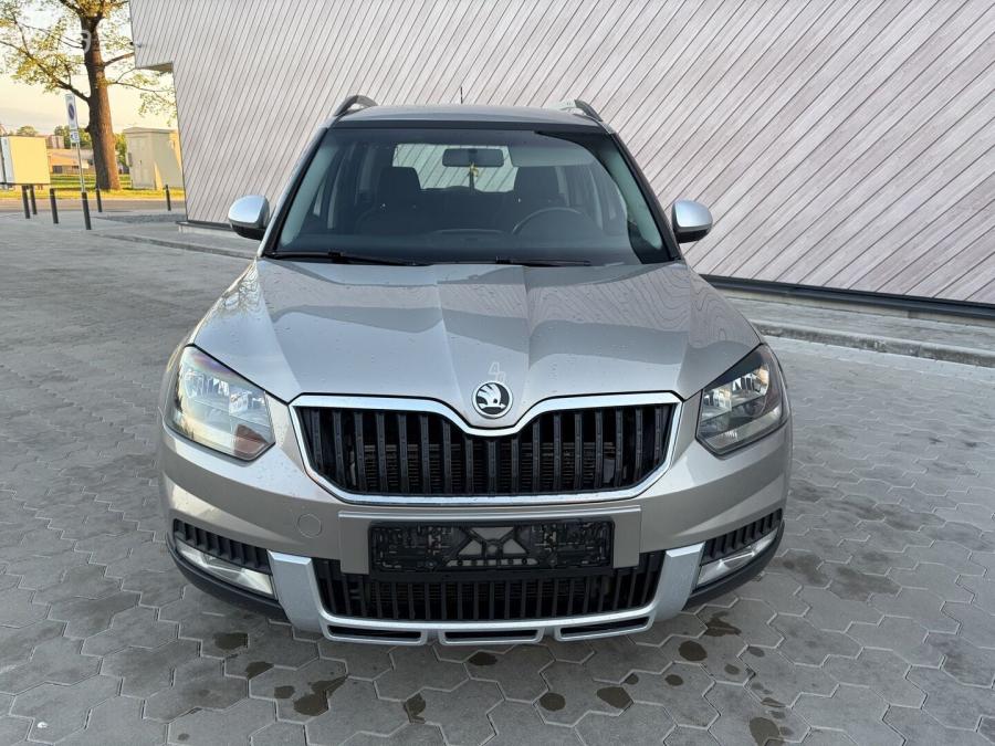 Pelēks Skoda Yeti 2014 Panevēža, ar dzinēja tilpumu 2.00 L un nobraukumu 406 tūkst. km par 4950 €, foto 3 vietnē AUTOMOTO.COM.LV