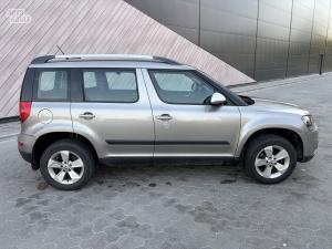 Pelēks Skoda Yeti 2014 Panevēža, ar dzinēja tilpumu 2.00 L un nobraukumu 406 tūkst. km par 4950 €, foto 4 vietnē AUTOMOTO.COM.LV
