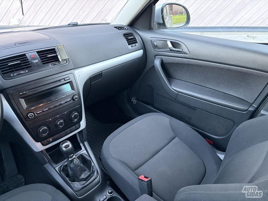 Pelēks Skoda Yeti 2014 Panevēža, ar dzinēja tilpumu 2.00 L un nobraukumu 406 tūkst. km par 4950 €, foto 11 vietnē AUTOMOTO.COM.LV