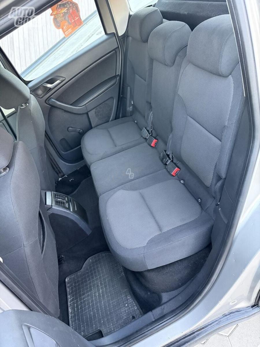 Pelēks Skoda Yeti 2014 Panevēža, ar dzinēja tilpumu 2.00 L un nobraukumu 406 tūkst. km par 4950 €, foto 12 vietnē AUTOMOTO.COM.LV