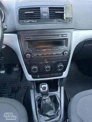 Pelēks Skoda Yeti 2014 Panevēža, ar dzinēja tilpumu 2.00 L un nobraukumu 406 tūkst. km par 4950 €, foto 13 vietnē AUTOMOTO.COM.LV