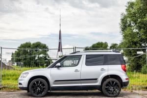 Grey Skoda Yeti 2015 in Riga, with an engine capacity of 2.00 L and mileage of 282 thousand km for 7490 €, photo 5 on AUTOMOTO.COM.LV