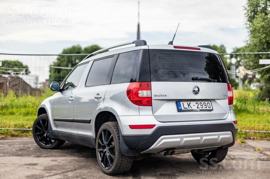Grey Skoda Yeti 2015 in Riga, with an engine capacity of 2.00 L and mileage of 282 thousand km for 7490 €, photo 7 on AUTOMOTO.COM.LV