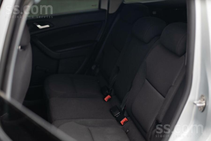 Grey Skoda Yeti 2015 in Riga, with an engine capacity of 2.00 L and mileage of 282 thousand km for 7490 €, photo 11 on AUTOMOTO.COM.LV