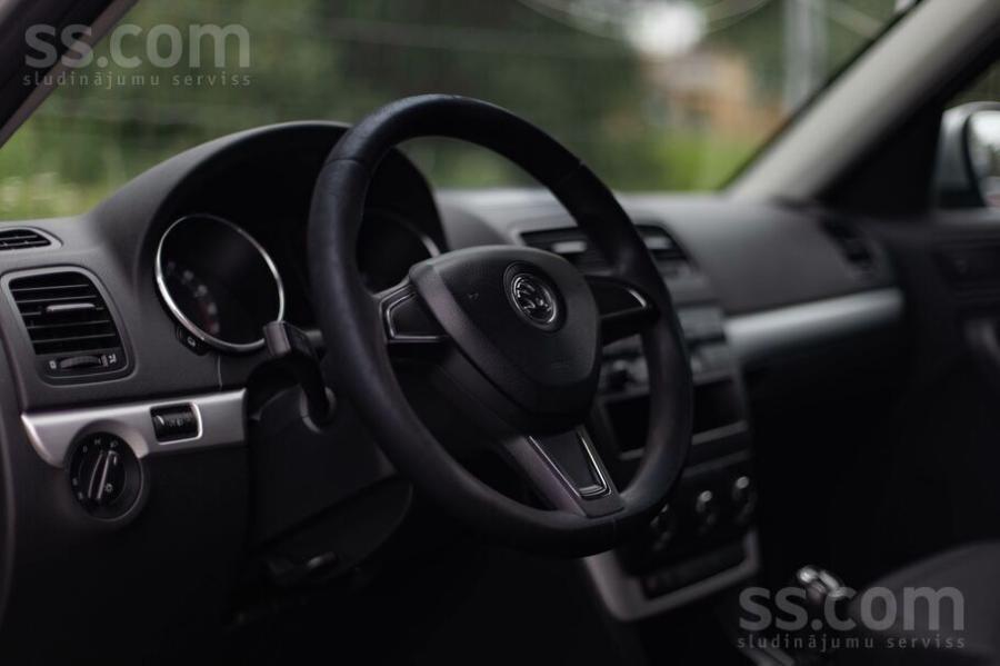 Grey Skoda Yeti 2015 in Riga, with an engine capacity of 2.00 L and mileage of 282 thousand km for 7490 €, photo 13 on AUTOMOTO.COM.LV