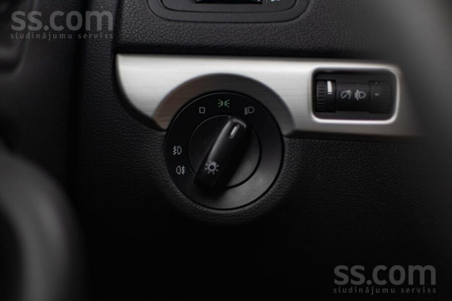 Grey Skoda Yeti 2015 in Riga, with an engine capacity of 2.00 L and mileage of 282 thousand km for 7490 €, photo 16 on AUTOMOTO.COM.LV