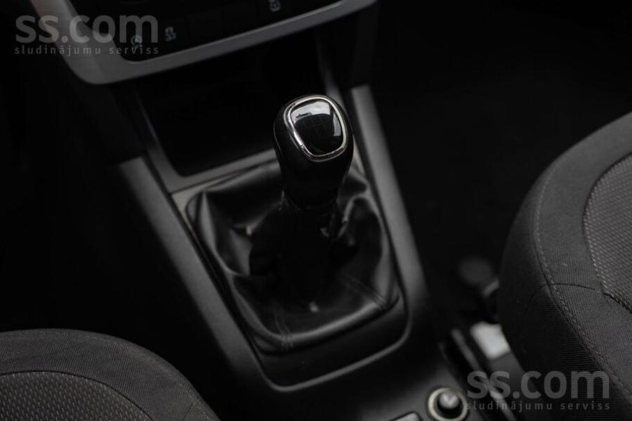 Grey Skoda Yeti 2015 in Riga, with an engine capacity of 2.00 L and mileage of 282 thousand km for 7490 €, photo 18 on AUTOMOTO.COM.LV