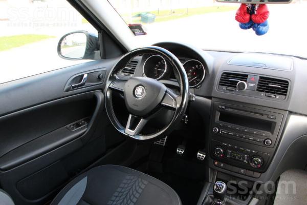 Grey Skoda Yeti 2015 in Jelgava, with an engine capacity of 2.00 L and mileage of 0 thousand km for 7000 €, photo 4 on AUTOMOTO.COM.LV