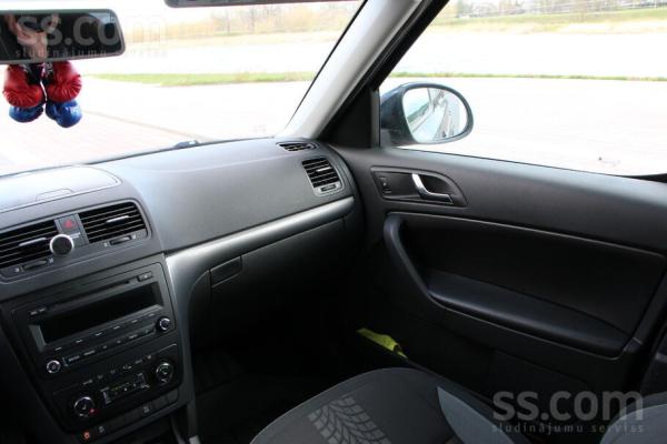 Grey Skoda Yeti 2015 in Jelgava, with an engine capacity of 2.00 L and mileage of 0 thousand km for 7000 €, photo 5 on AUTOMOTO.COM.LV