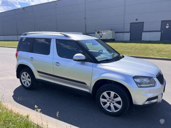 Grey Skoda Yeti 2015 in Vilnius, with an engine capacity of 1.97 L and mileage of 208 thousand km for 7250 €, photo 3 on AUTOMOTO.COM.LV