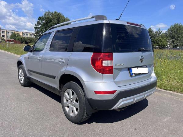 Grey Skoda Yeti 2015 in Vilnius, with an engine capacity of 1.97 L and mileage of 208 thousand km for 7250 €, photo 5 on AUTOMOTO.COM.LV
