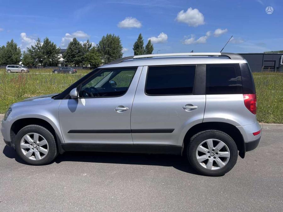 Grey Skoda Yeti 2015 in Vilnius, with an engine capacity of 1.97 L and mileage of 208 thousand km for 7250 €, photo 7 on AUTOMOTO.COM.LV