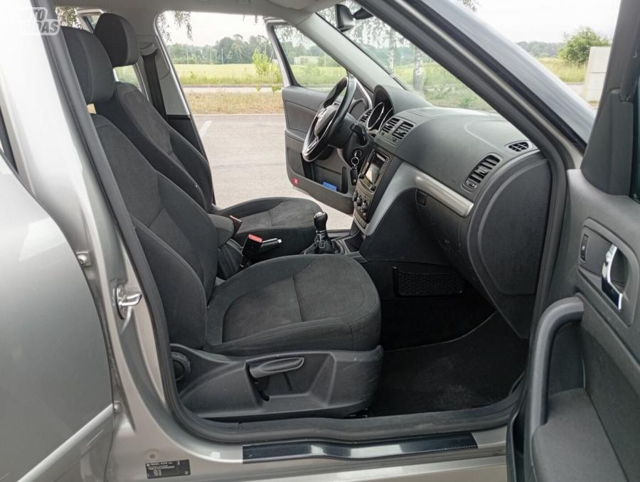 Pelēks Skoda Yeti 2015 Viļņa, ar dzinēja tilpumu 2.00 L un nobraukumu 360 tūkst. km par 5200 €, foto 15 vietnē AUTOMOTO.COM.LV
