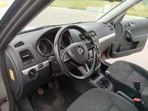 Pelēks Skoda Yeti 2015 Viļņa, ar dzinēja tilpumu 2.00 L un nobraukumu 360 tūkst. km par 5200 €, foto 17 vietnē AUTOMOTO.COM.LV
