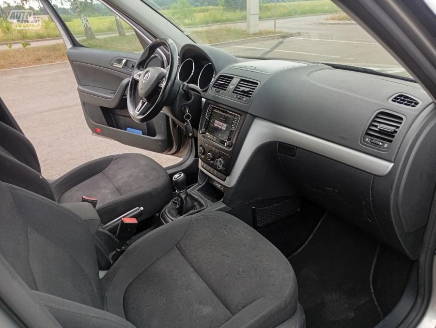 Pelēks Skoda Yeti 2015 Viļņa, ar dzinēja tilpumu 2.00 L un nobraukumu 360 tūkst. km par 5200 €, foto 18 vietnē AUTOMOTO.COM.LV