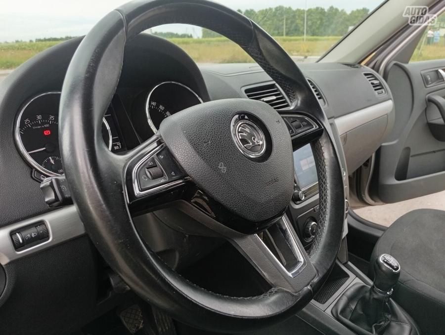 Pelēks Skoda Yeti 2015 Viļņa, ar dzinēja tilpumu 2.00 L un nobraukumu 360 tūkst. km par 5200 €, foto 22 vietnē AUTOMOTO.COM.LV