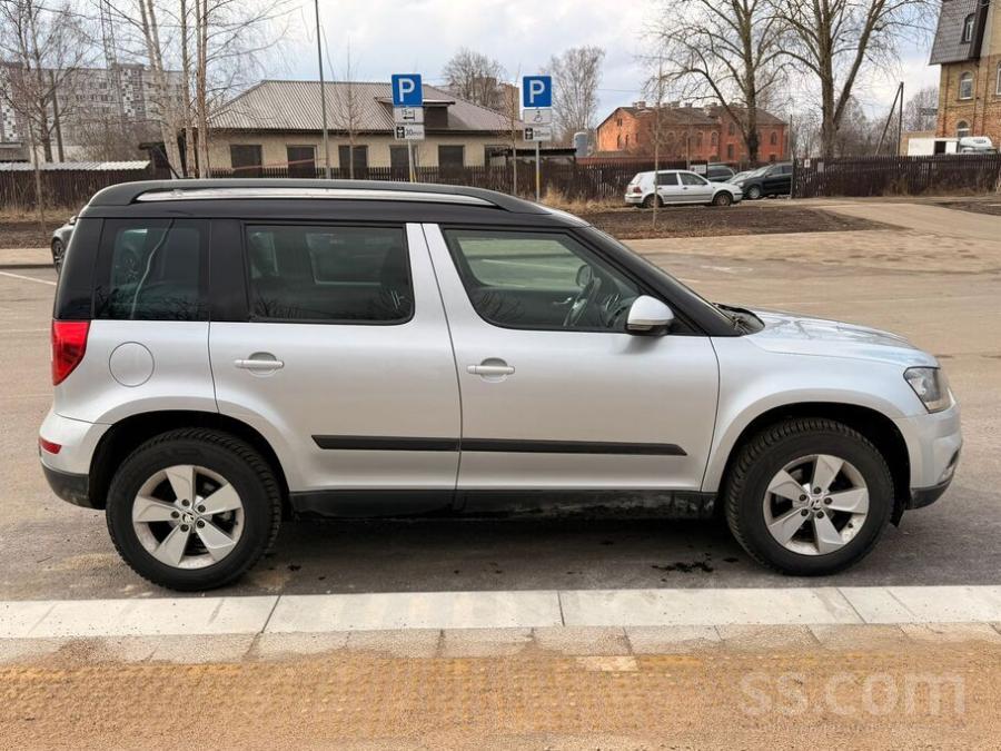 Grey Skoda Yeti 2015 in Riga, with an engine capacity of 1.60 L and mileage of 234 thousand km for 5200 €, photo 7 on AUTOMOTO.COM.LV