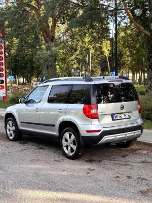 Grey Skoda Yeti 2015 in Alytus, with an engine capacity of 1.97 L and mileage of 389 thousand km for 4999 €, photo 4 on AUTOMOTO.COM.LV