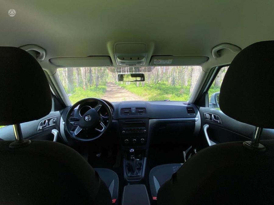 Grey Skoda Yeti 2015 in Vilnius, with an engine capacity of 1.97 L and mileage of 169 thousand km for 7000 €, photo 6 on AUTOMOTO.COM.LV