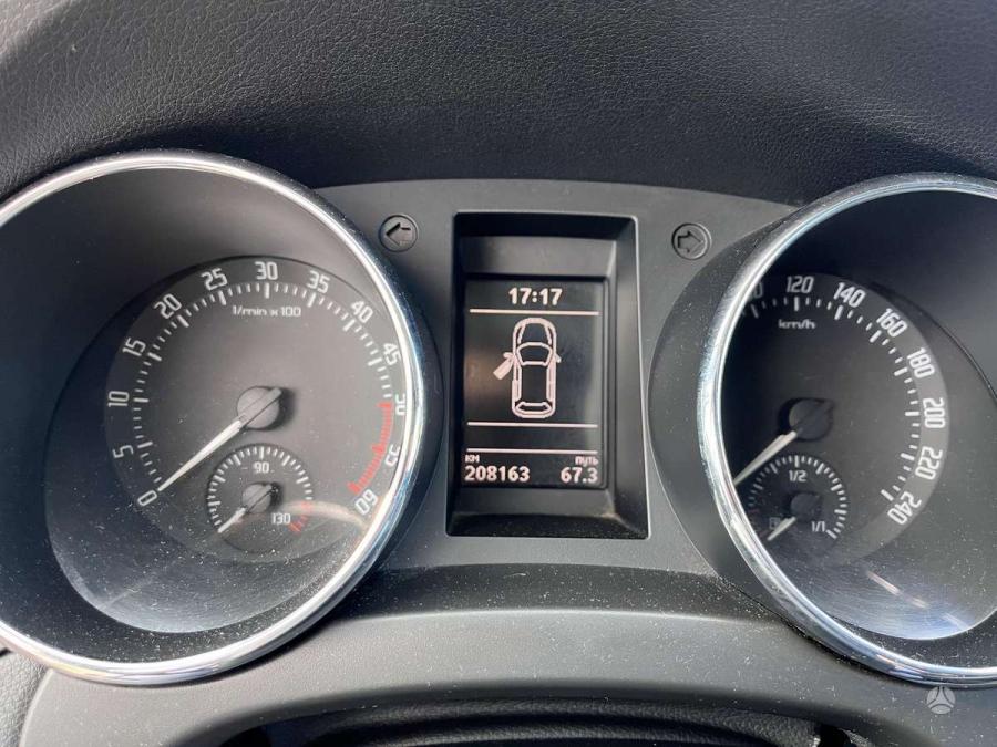 Pelēks Skoda Yeti 2015 Viļņa, ar dzinēja tilpumu 1.97 L un nobraukumu 208 tūkst. km par 5950 €, foto 14 vietnē AUTOMOTO.COM.LV