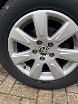 Pelēks Skoda Yeti 2015 Viļņa, ar dzinēja tilpumu 1.97 L un nobraukumu 208 tūkst. km par 5950 €, foto 16 vietnē AUTOMOTO.COM.LV
