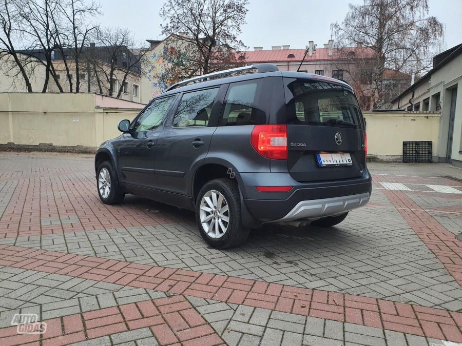 Grey Skoda Yeti 2016 in Kaunas, with an engine capacity of 2.00 L and mileage of 298 thousand km for 5600 €, photo 4 on AUTOMOTO.COM.LV