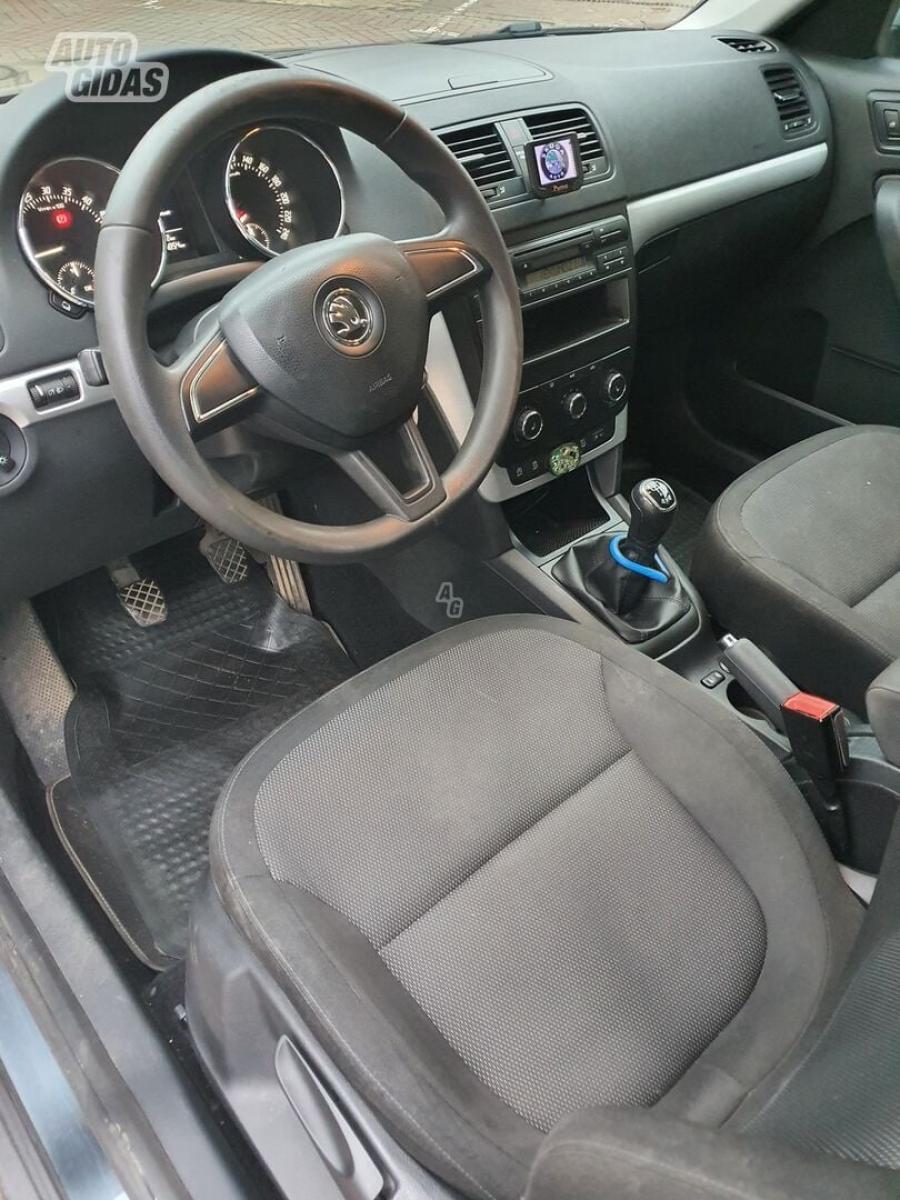 Grey Skoda Yeti 2016 in Kaunas, with an engine capacity of 2.00 L and mileage of 298 thousand km for 5600 €, photo 16 on AUTOMOTO.COM.LV