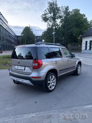 Grey Skoda Yeti 2016 in Riga, with an engine capacity of 2.00 L and mileage of 267 thousand km for 6490 €, photo 4 on AUTOMOTO.COM.LV