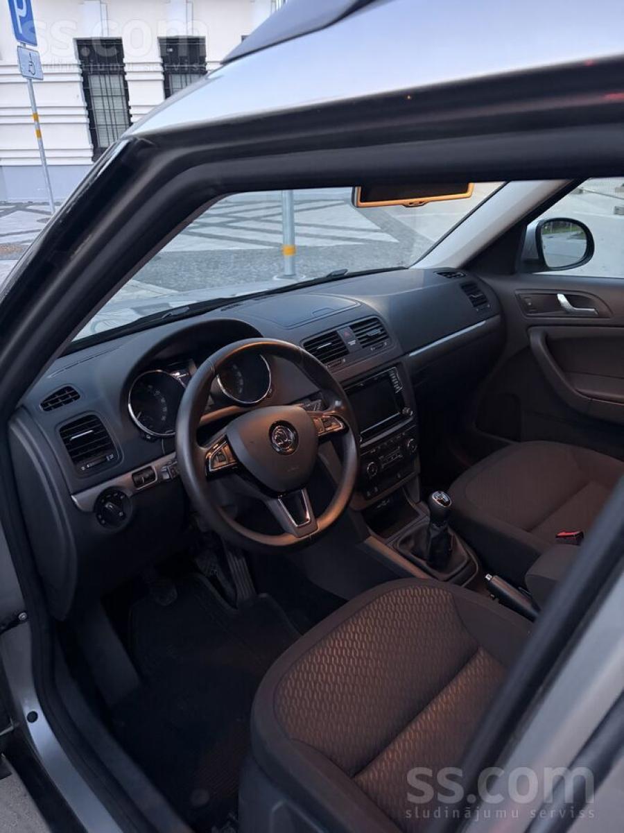 Grey Skoda Yeti 2016 in Riga, with an engine capacity of 2.00 L and mileage of 267 thousand km for 6490 €, photo 8 on AUTOMOTO.COM.LV